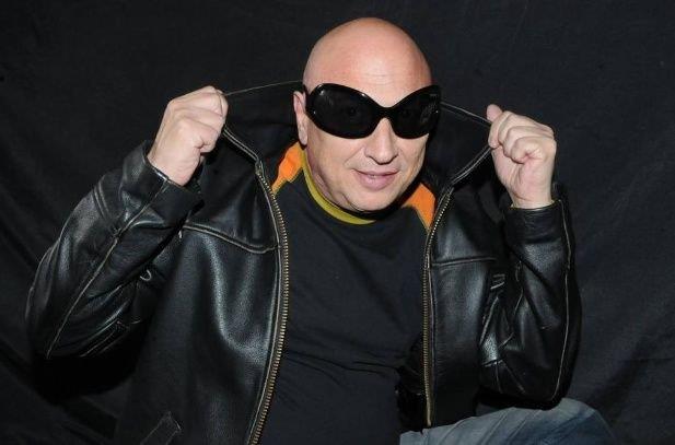 El cantante de "La Mosca" se infartó sobre el escenario: la foto - Big ...