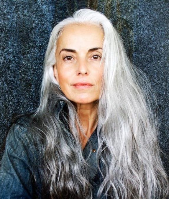 La modelo de 60 años que es furor - Big Bang! News