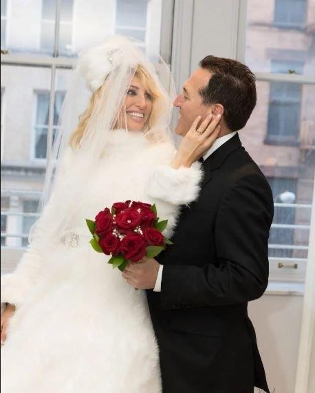 Contratos y apariencias: ¿el casamiento de Vicky Xipolitakis y Javier ...