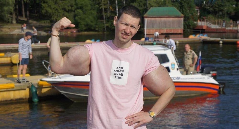 La insólita historia de Kiril Tereshin, el "Popeye ruso", con biceps ...