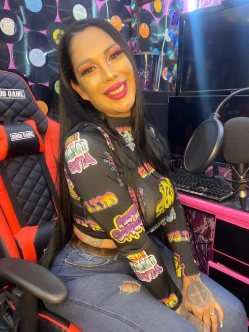 La increíble vida de Jessica Maciel, la artista trans que la rompe en ...