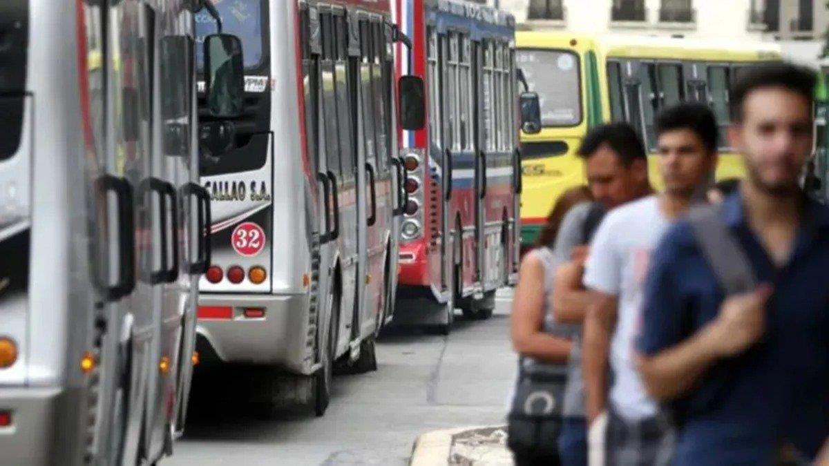 "No somos responsables": los colectivos del AMBA reducen el servicio por falta de pago de ...
