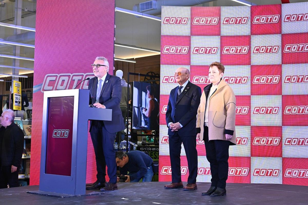 Julio Zamora inauguró el nuevo supermercado COTO en Rincón de Milberg ...