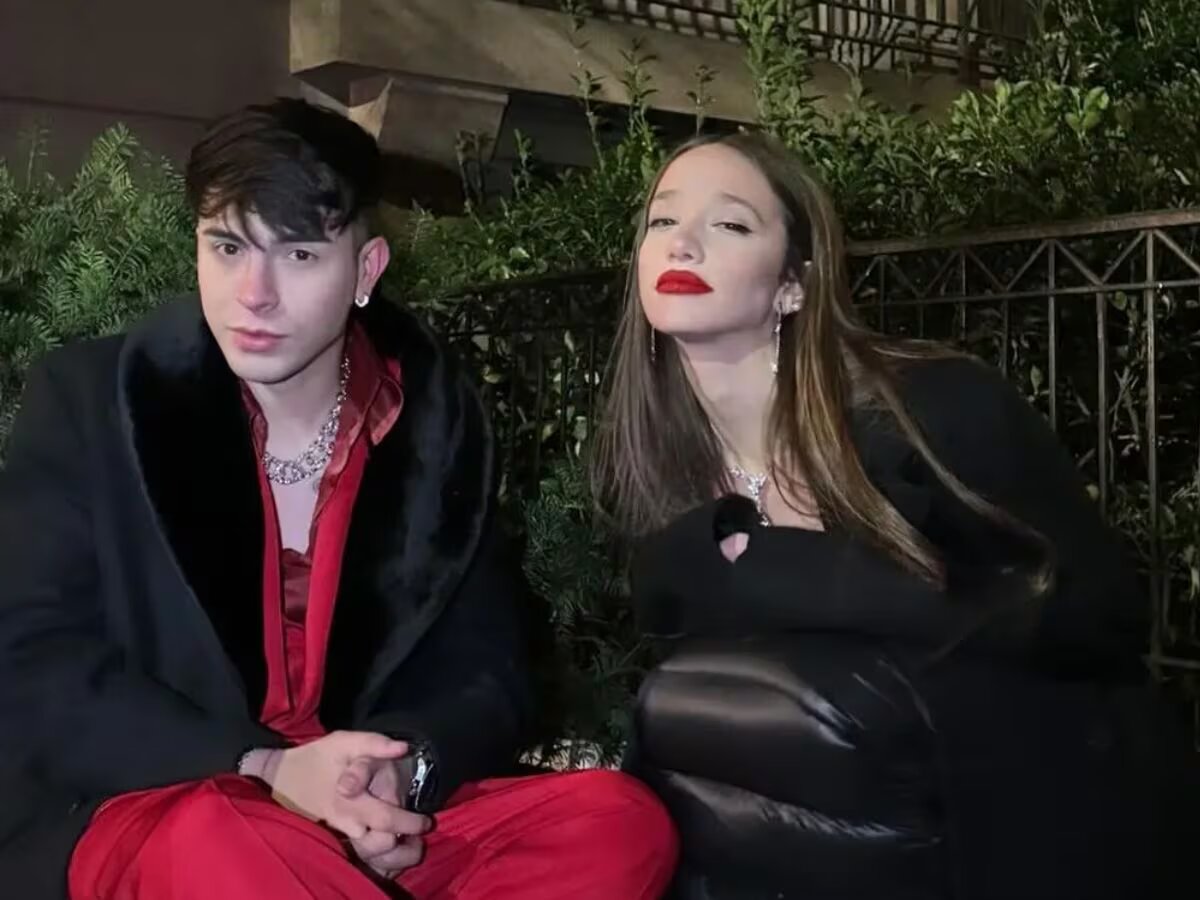 Manos indiscretas al ritmo del "Sol de México": Rusher y Ángela Torres ...