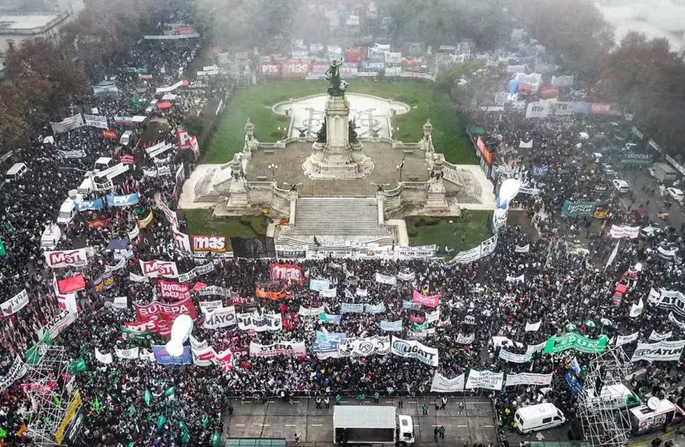 Gendarmería, Infantería, PSA y la Federal avanzan contra manifestantes ...