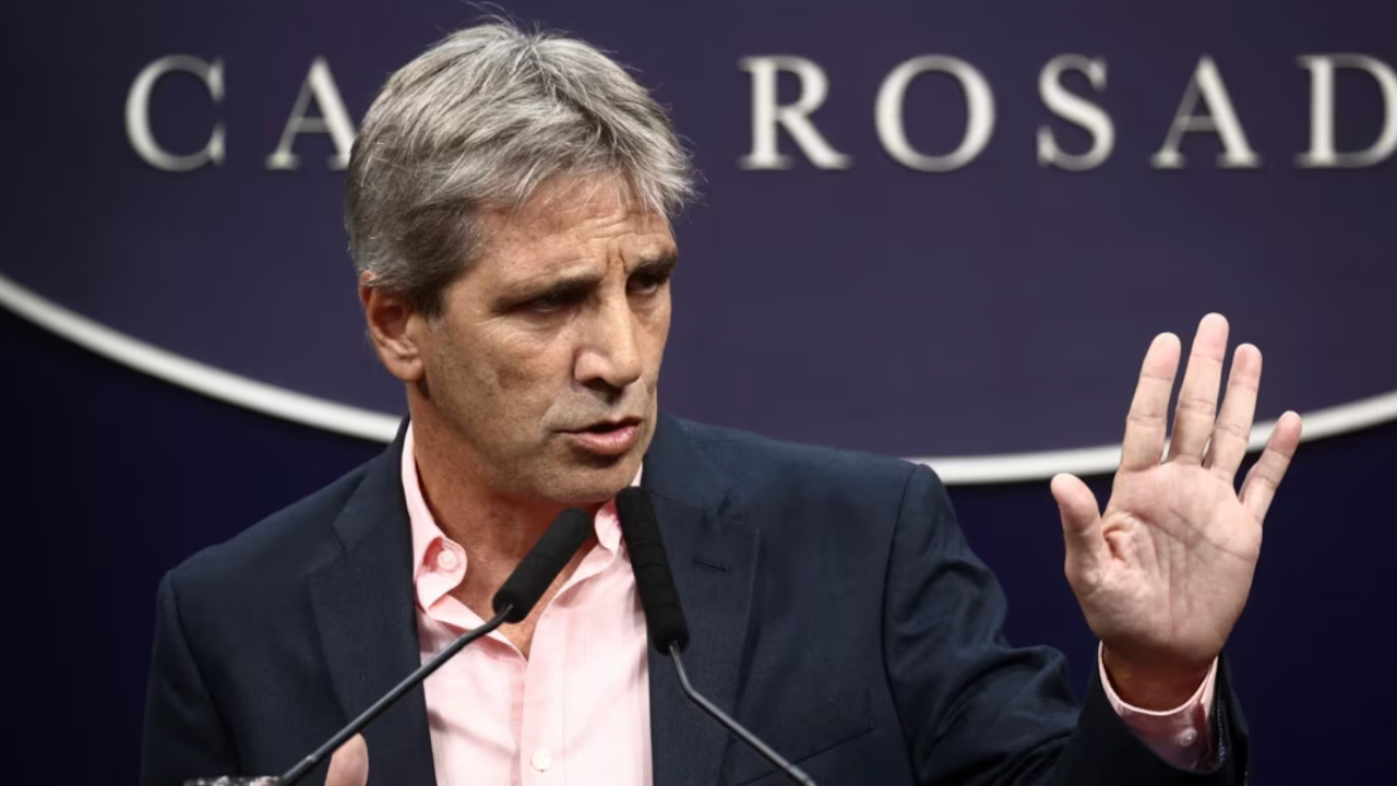 "Toto" Caputo pasó la gorra en Estados Unidos: esto dijo la titular del ...