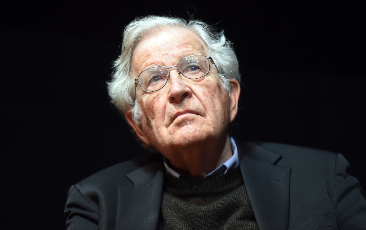 La esposa de Chomsky rompe el silencio tras difundirse sus encuentros ...