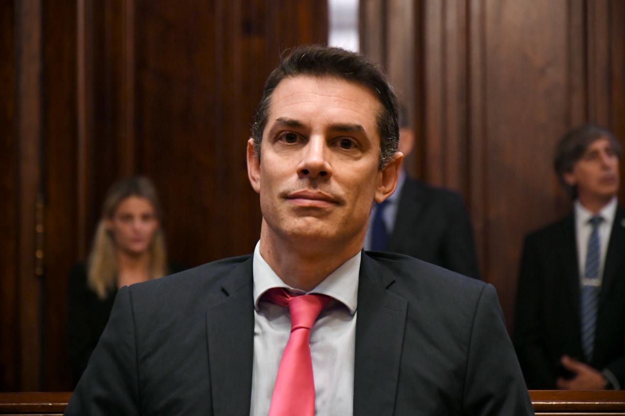 Reacomodamientos y disputas en el poder: el Gobierno oficializó a ...